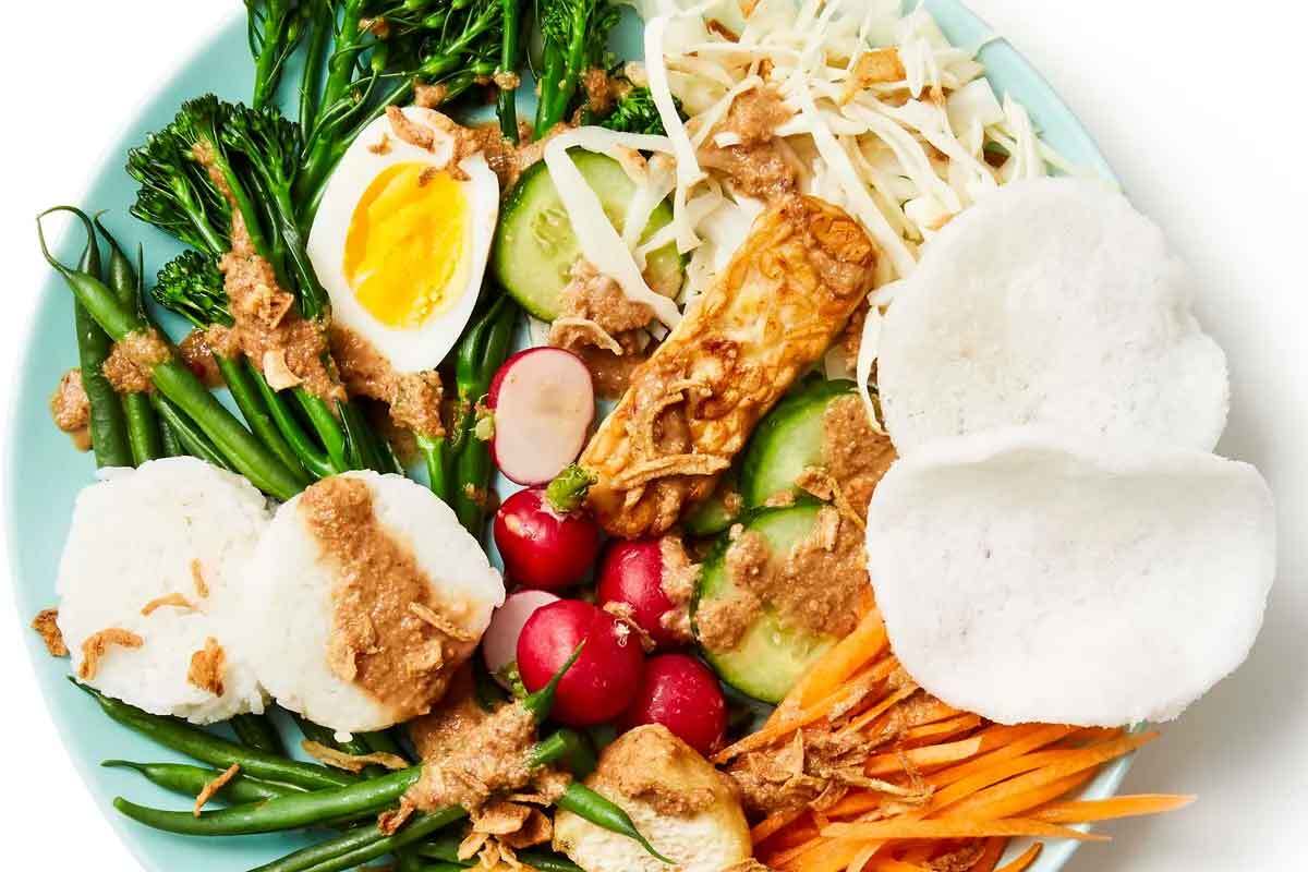 طرز تهیه سالاد اندونزی برای مهمانی به شیوه خود اندونزیاییها و به سبک